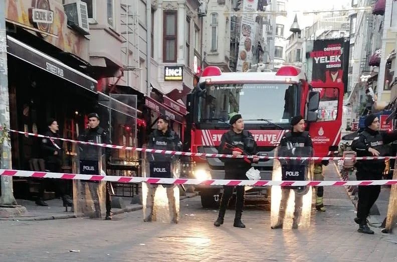 Explosion hits İstiklal Avenue in İstanbul, at least six people ...
